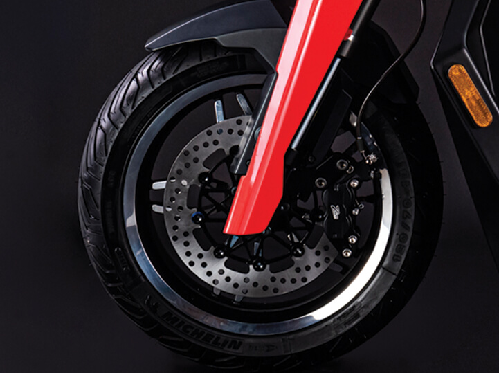 Zapp i300 - A High Performance Full Carbon Fiber Body Electric Scooter ...